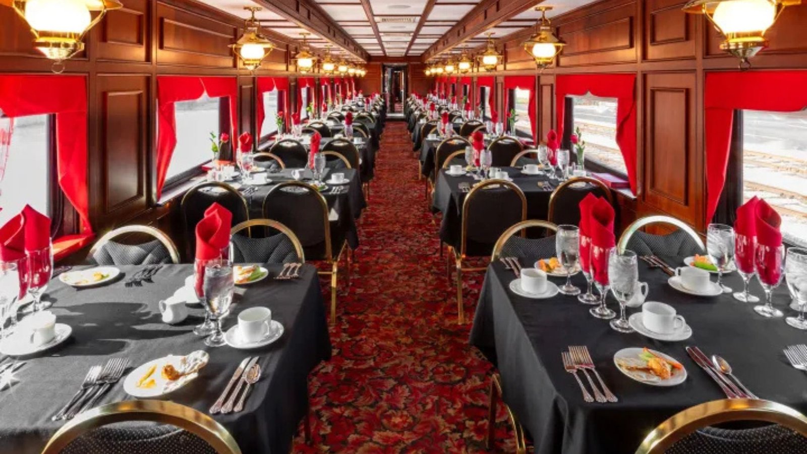 Top Romantic Dinner Train Rides